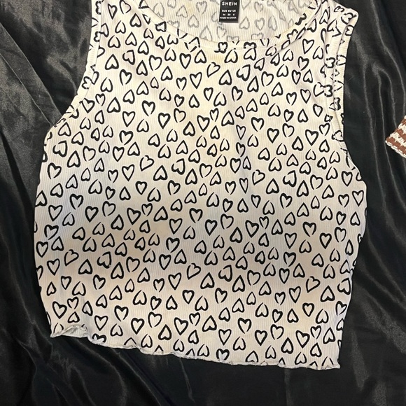 SHEIN | Tops | Shein Black And White Boxy Muscle Tee With Peter Pan ...
